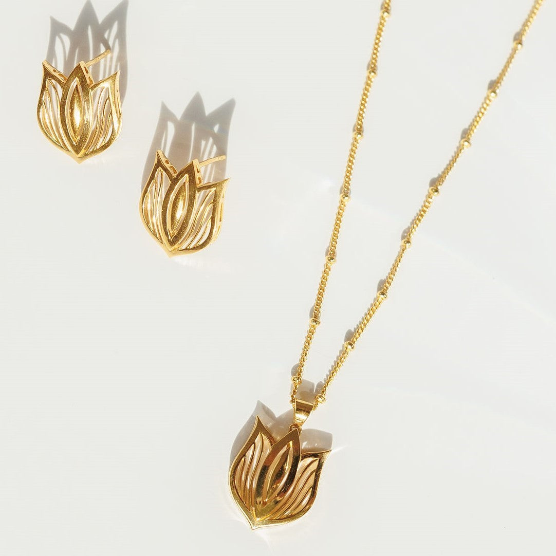 The Meaning Behind the Lotus Flower Designs – Gylded Jewels